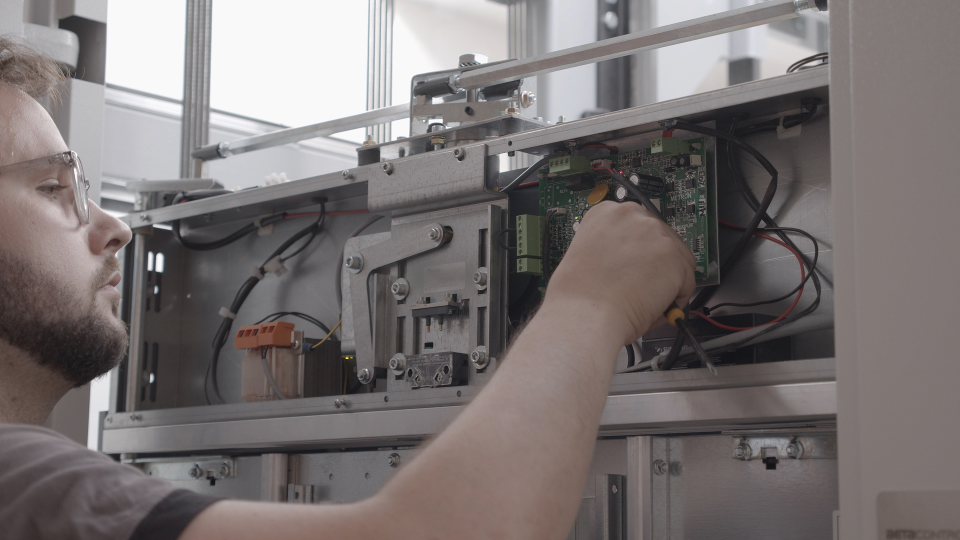 Development of software and hardware for elevators | Beta Control